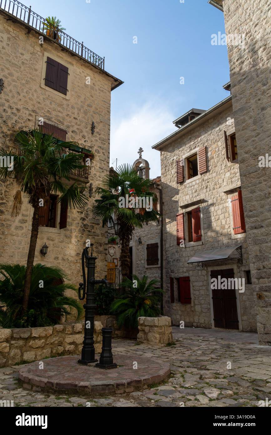 Town fountain historic buildings hi-res stock photography and images ...