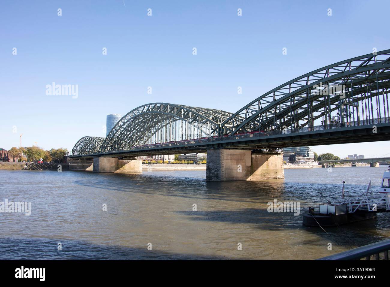 Arch bridge in cologne hi-res stock photography and images - Alamy