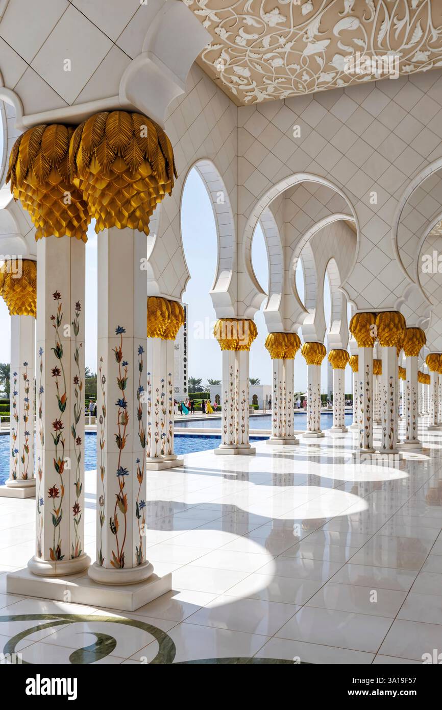 Abu Dhabi, United Arab Emirates, Sheikh Zayed Grand Mosque Abu Dhabi in ...