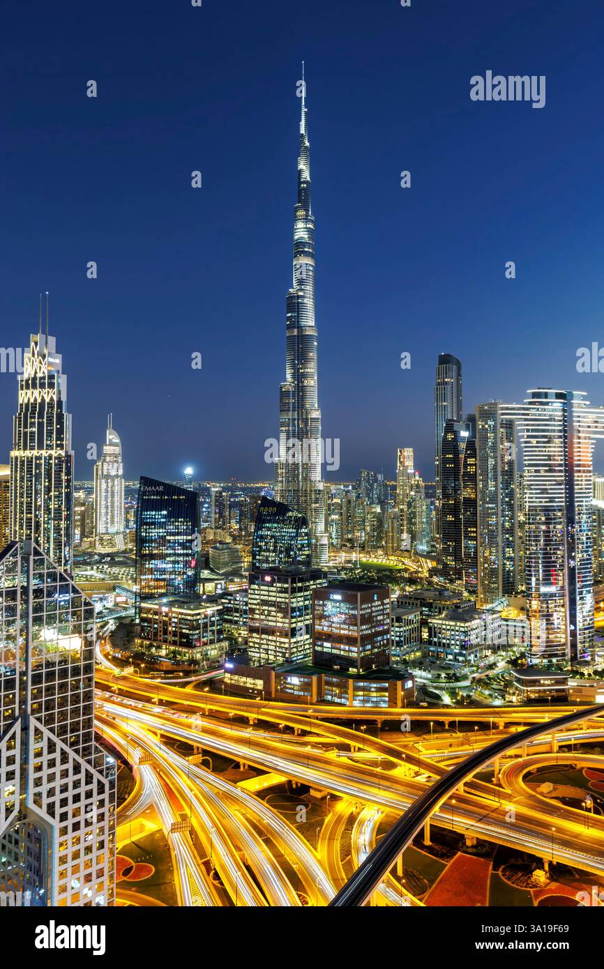 Dubai, United Arab Emirates, Burj Khalifa skyline tallest building in ...