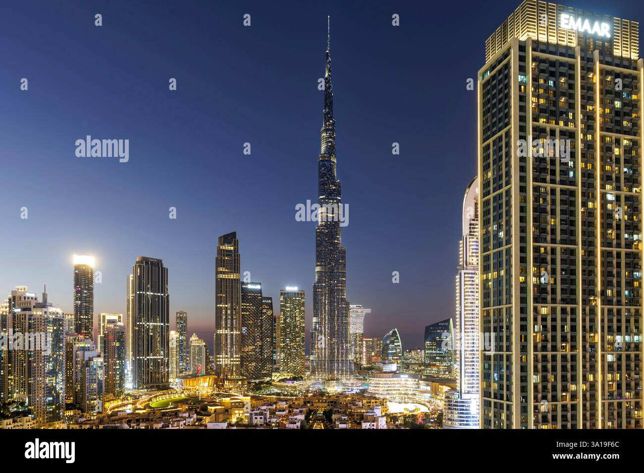 Dubai, United Arab Emirates, Burj Khalifa skyline tallest building in ...