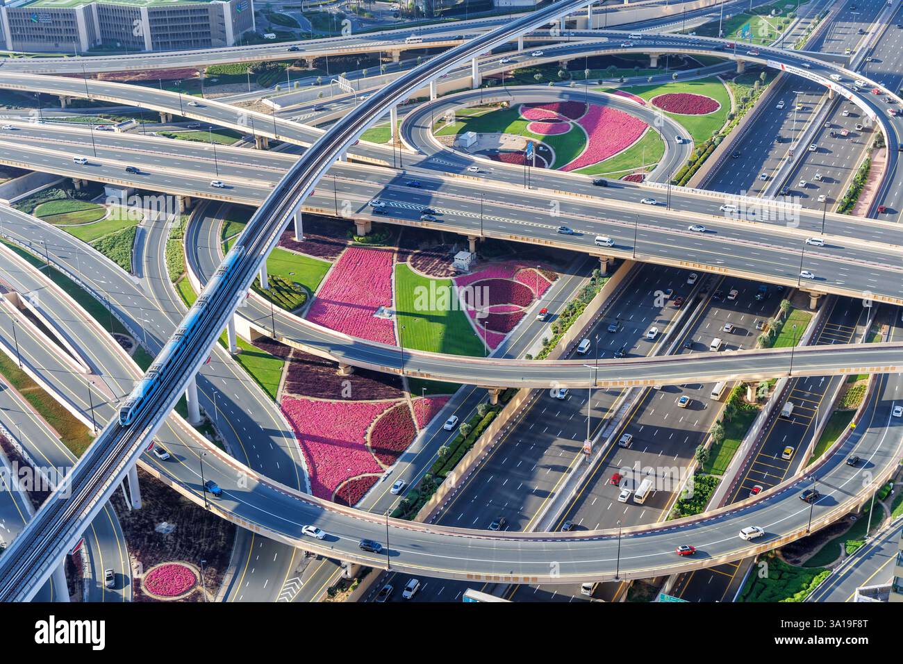 Dubai, United Arab Emirates, Intersection of Sheikh Zayed Road traffic ...