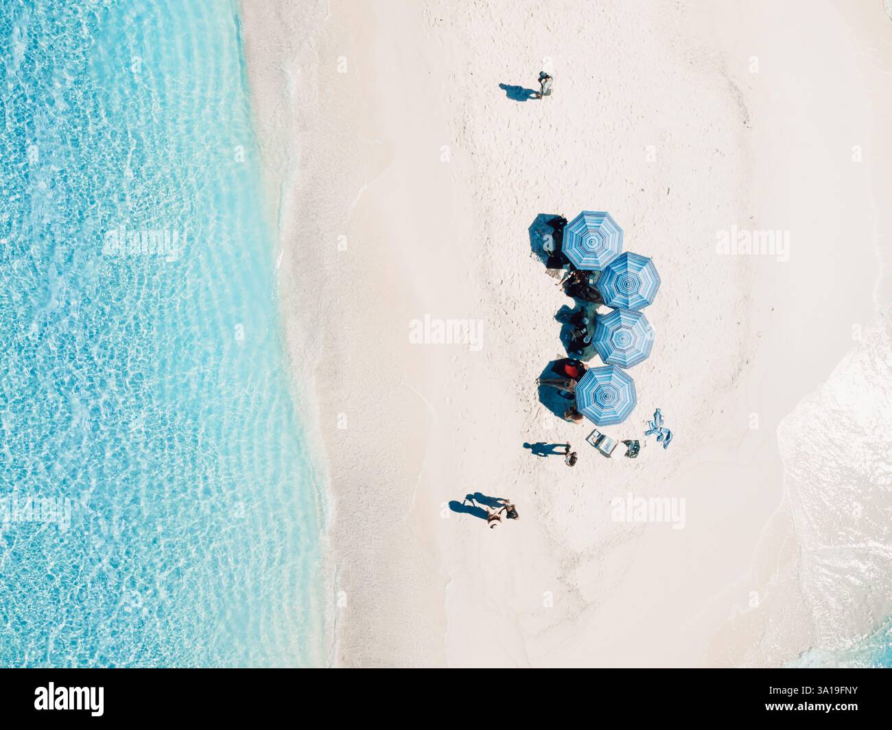 Top down aerial view of seascape atoll sandbank island with beach ...