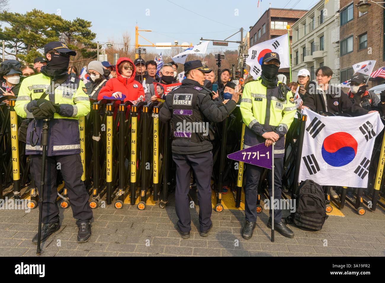 Supporters of impeached South Korean President Yoon Suk Yeol gather ...