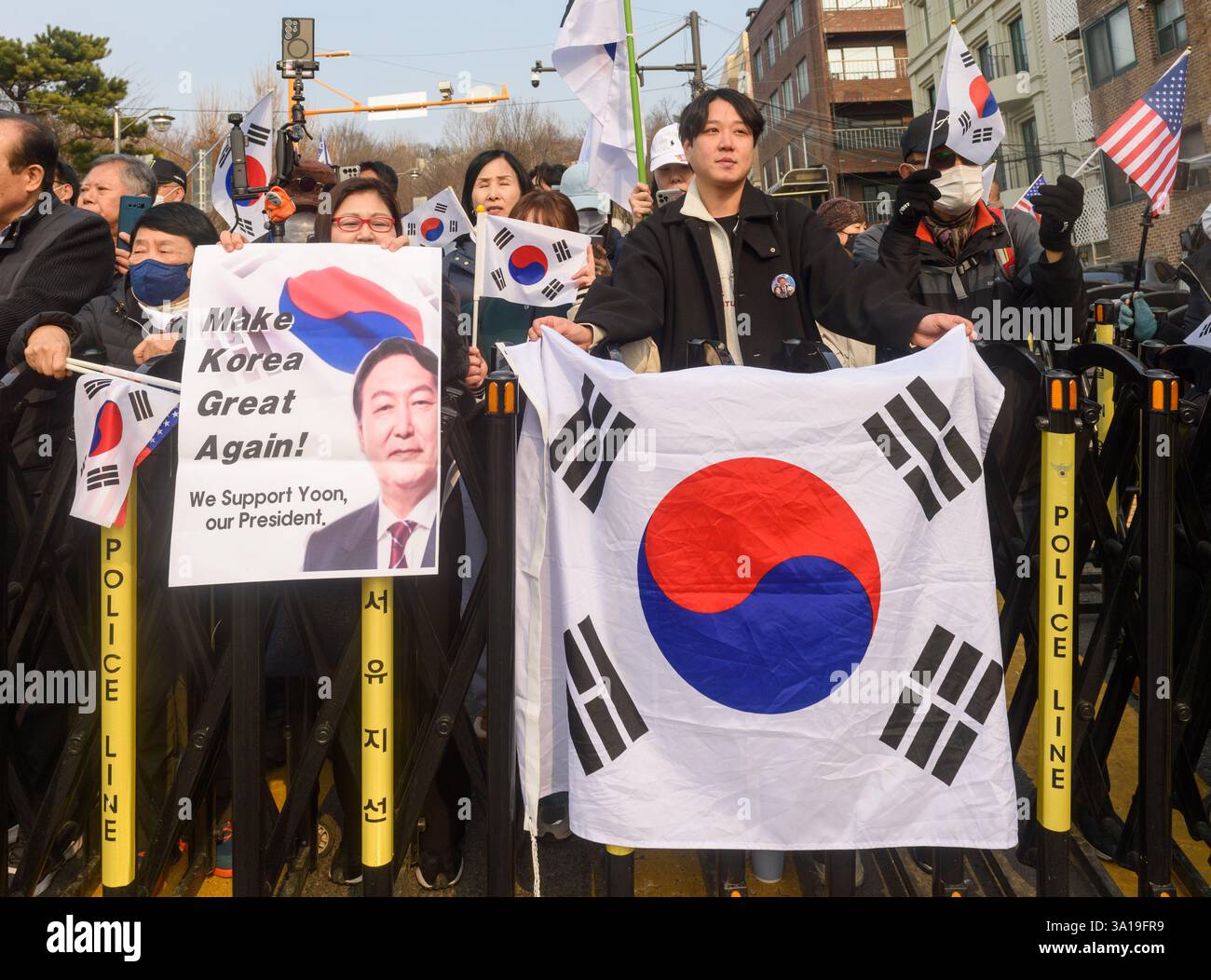 Supporters of impeached South Korean President Yoon Suk Yeol gather ...
