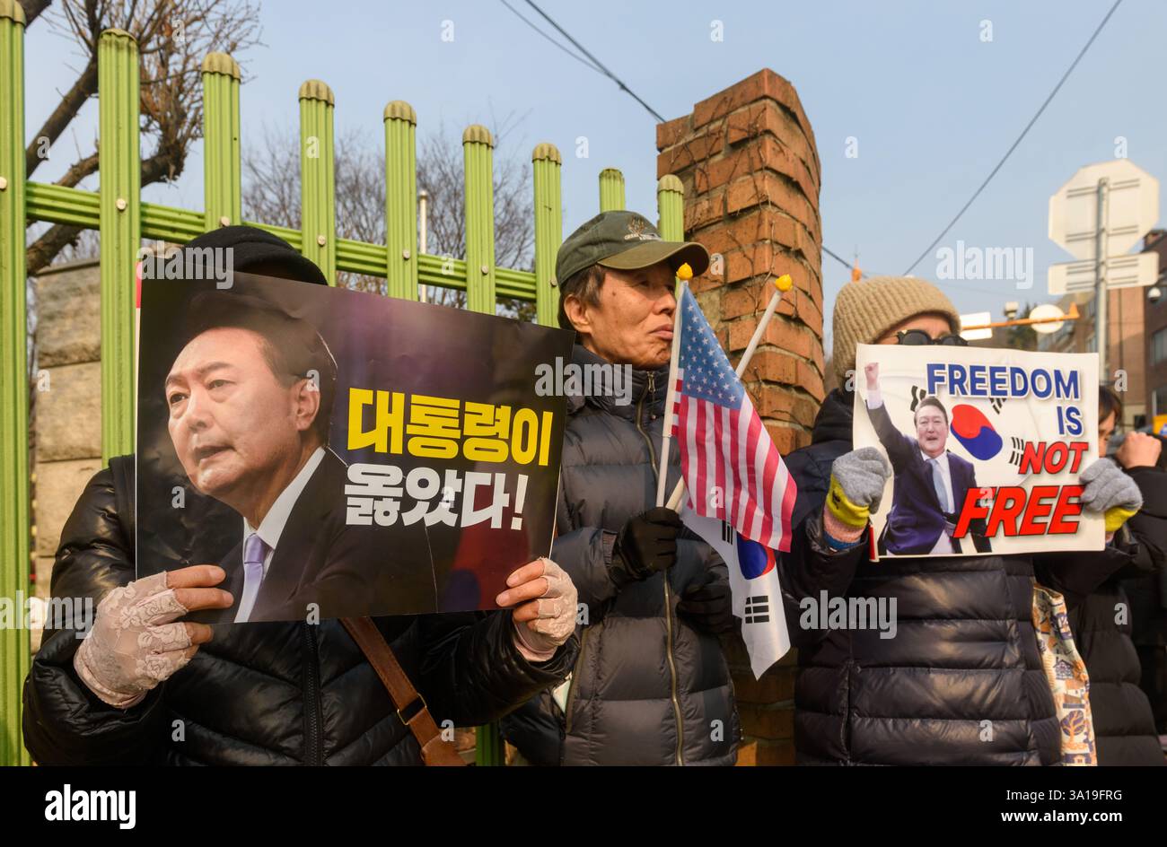 Supporters of impeached South Korean President Yoon Suk Yeol gather ...