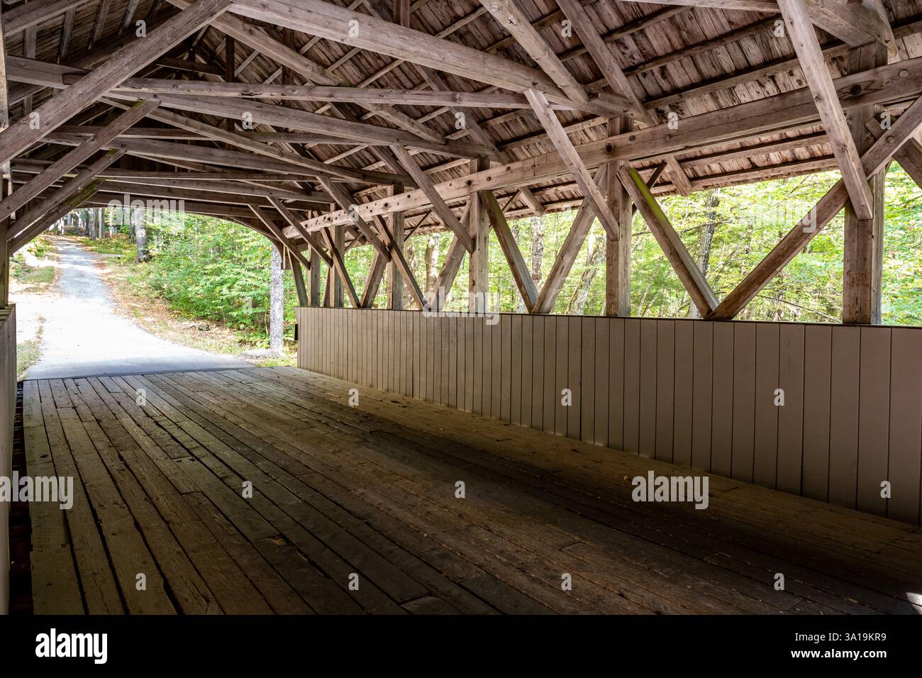 Flume Covered Bridge in New Hampshire's Franconia Notch State Park ...