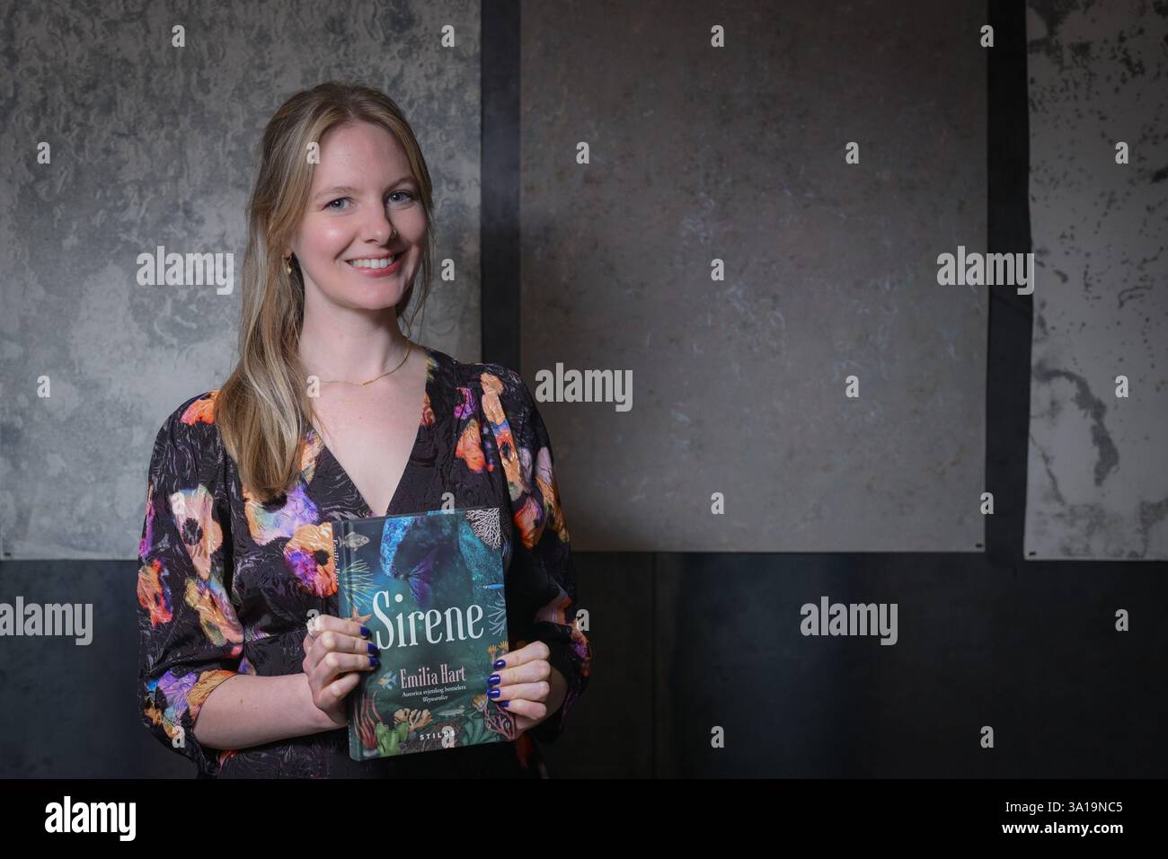 Writer Emilia Hart promoted her new book "The Sirens", powerful story ...