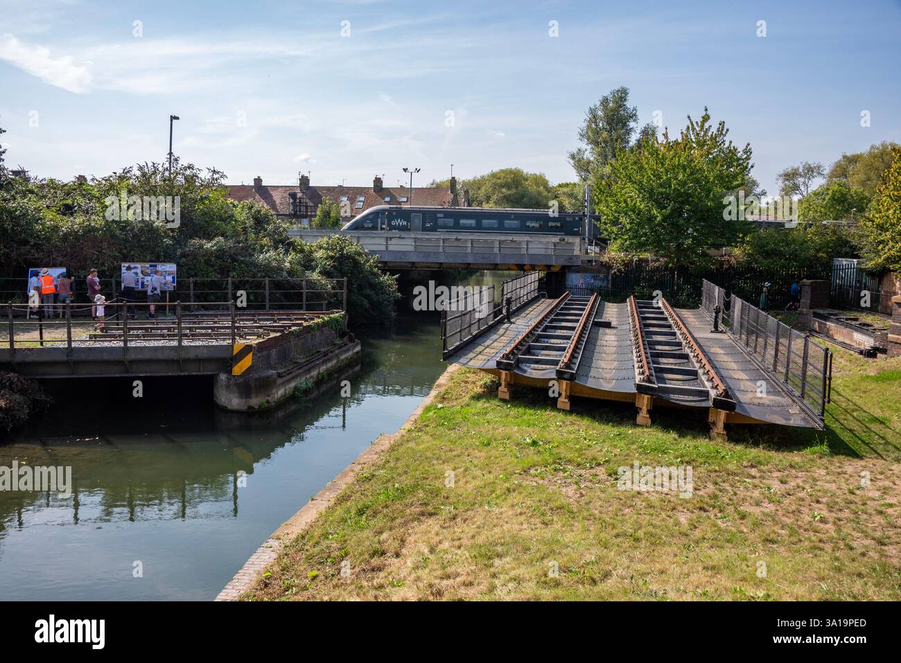 The restored, historical Rewley Road Swing Bridge over the Oxford Canal ...