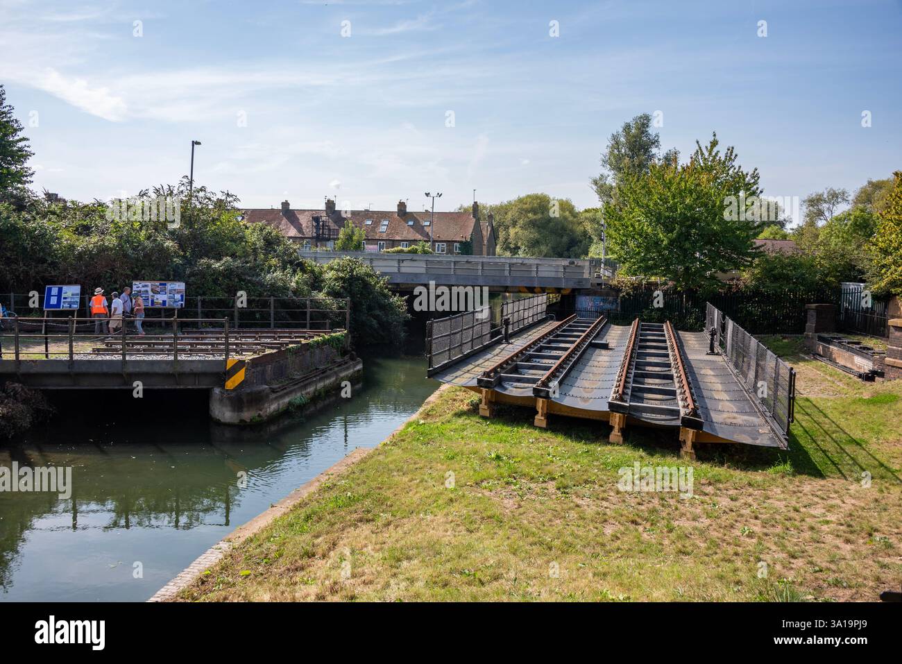The restored, historical Rewley Road Swing Bridge over the Oxford Canal ...