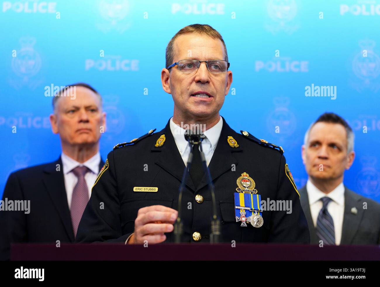 Ottawa Chief of Police Eric Stubbs speaks as David McGuinty, Minister ...