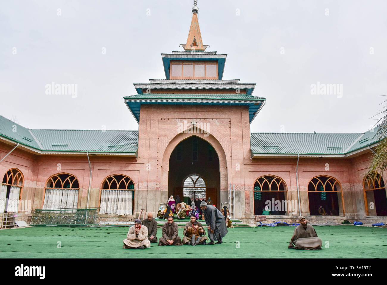 Shopian, India. 07th Mar, 2025. Kashmiri Muslim men rest at the Grand ...