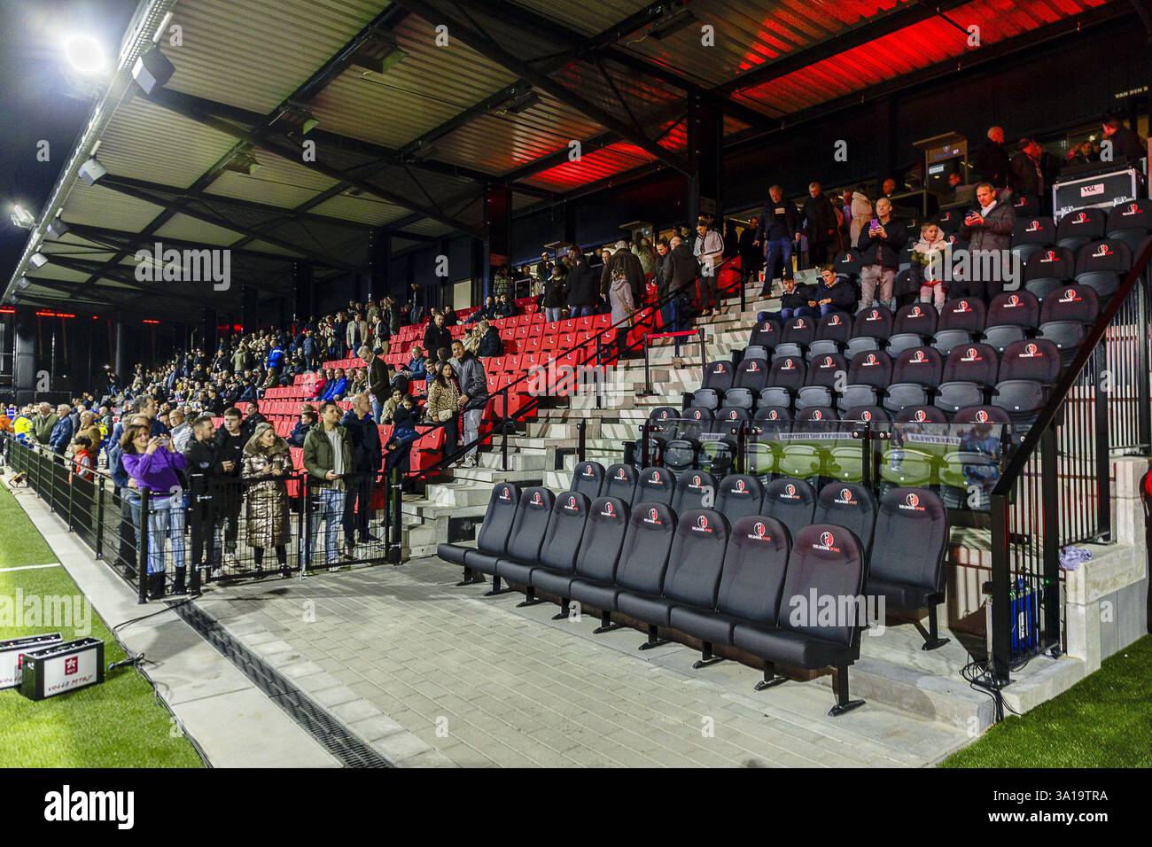 HELMOND, 07-03-2025. GS Staalwerken stadium. Keuken Kampioen Divisie ...
