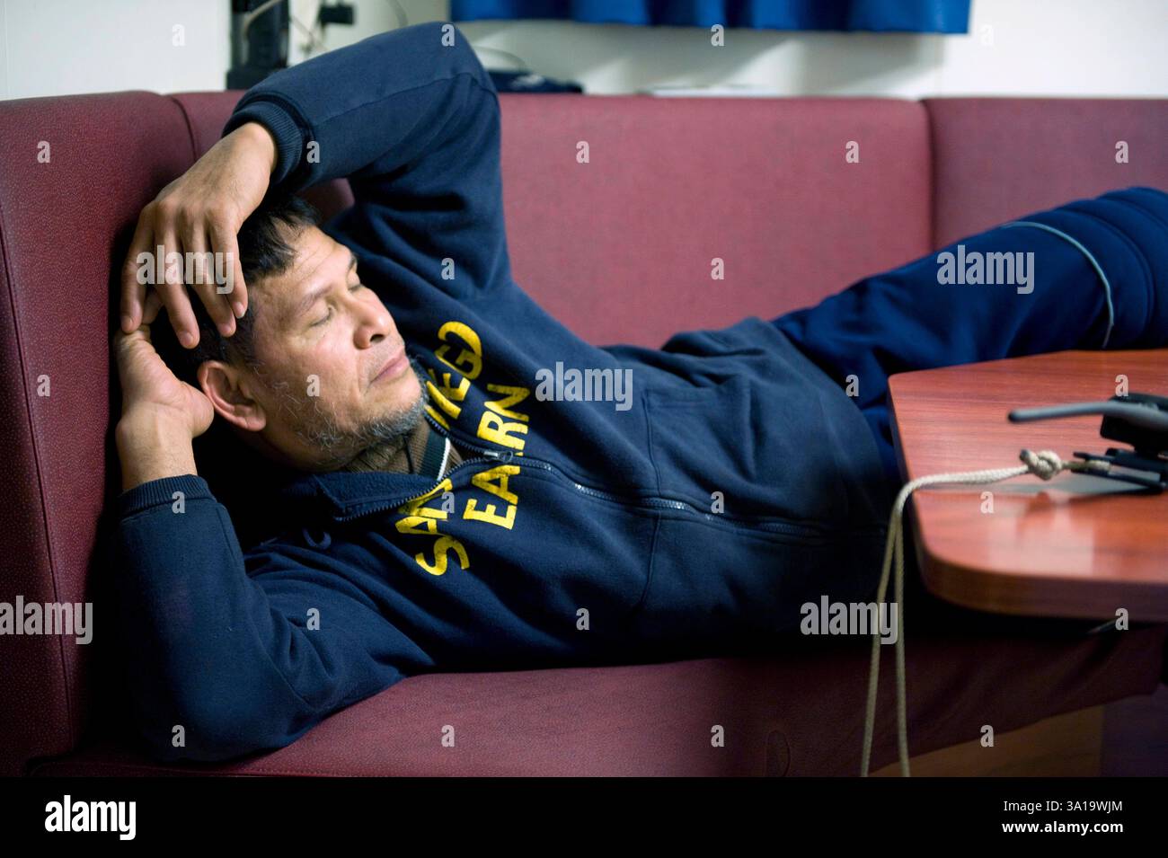 Able Seaman / Seafareer doing Maintenance. Phillipinian Able Seamna ...