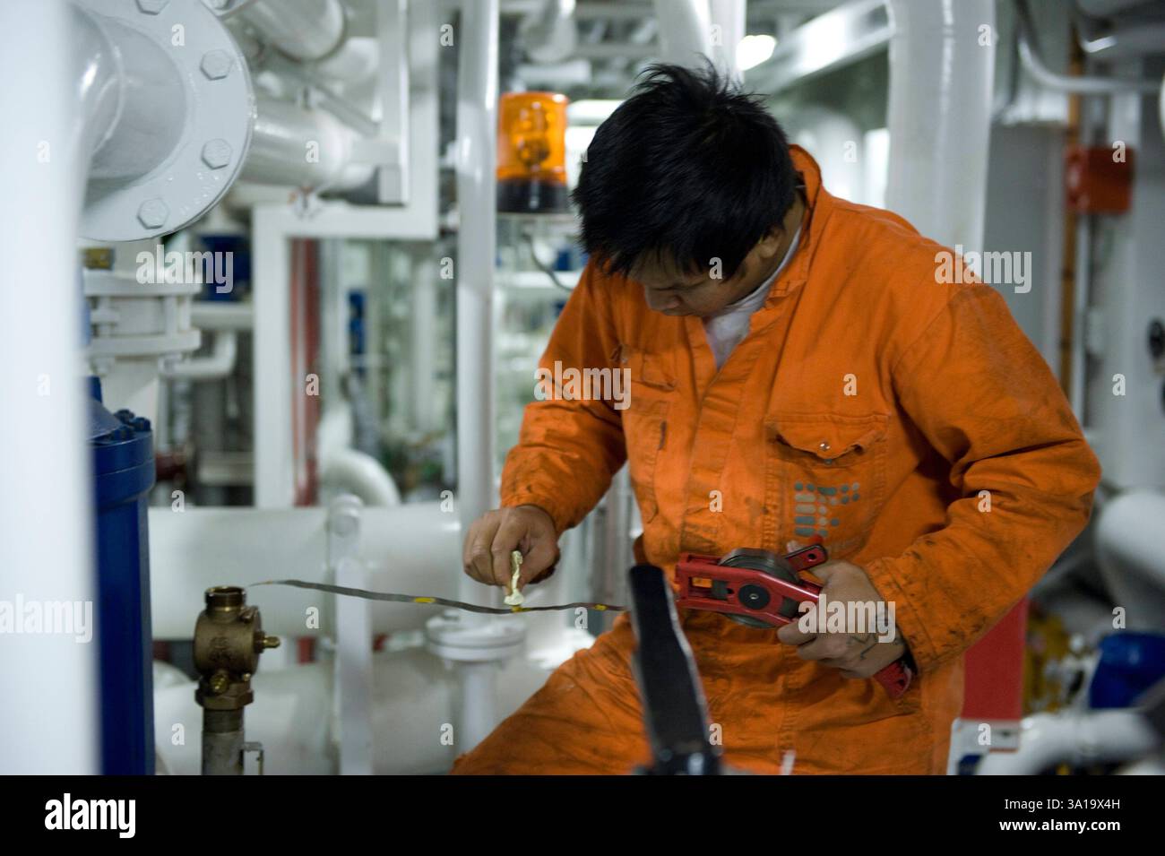 Oilman in Machine Room. Able Seaman / Seafarer / Oilman supllementing ...