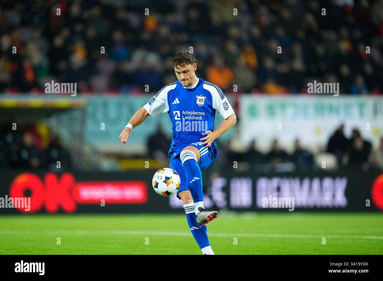 Superligakampen mellem FC Nordsjaelland og Vejle Boldklub paa Right To ...