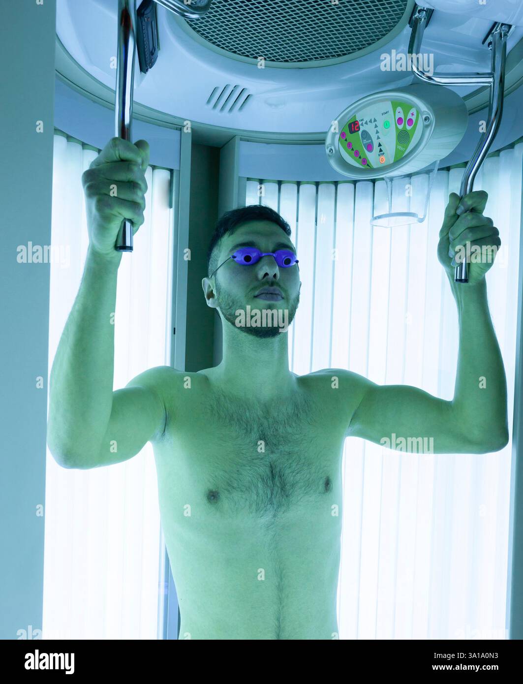 Man in shower full body hi-res stock photography and images - Alamy