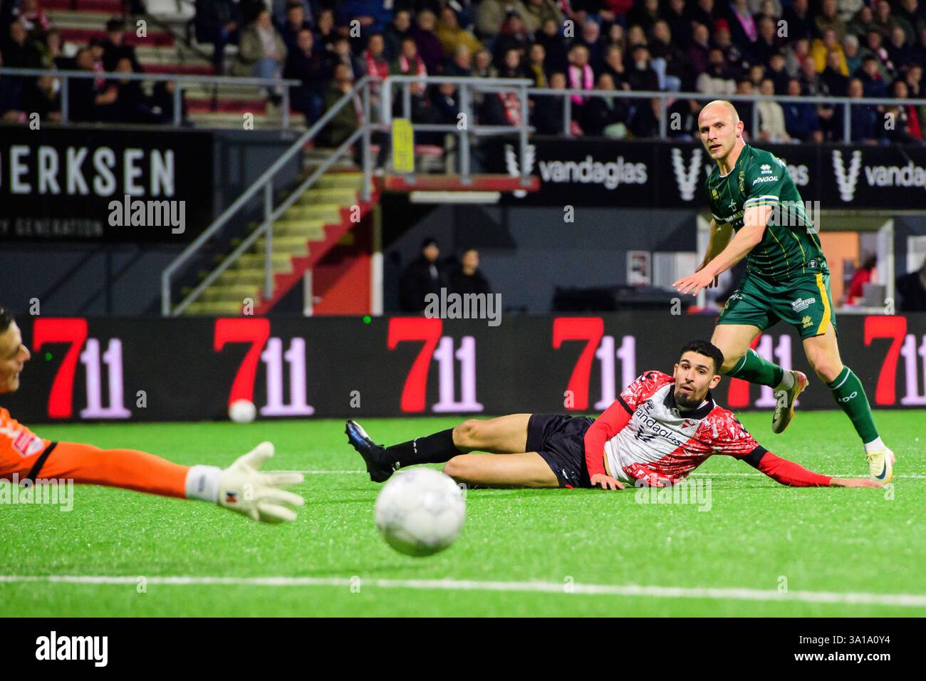 Emmen, Netherlands. 07th Mar, 2025. EMMEN, Stadium Oude Meerdijk, 07-03-2025, season 2024/2025 ...