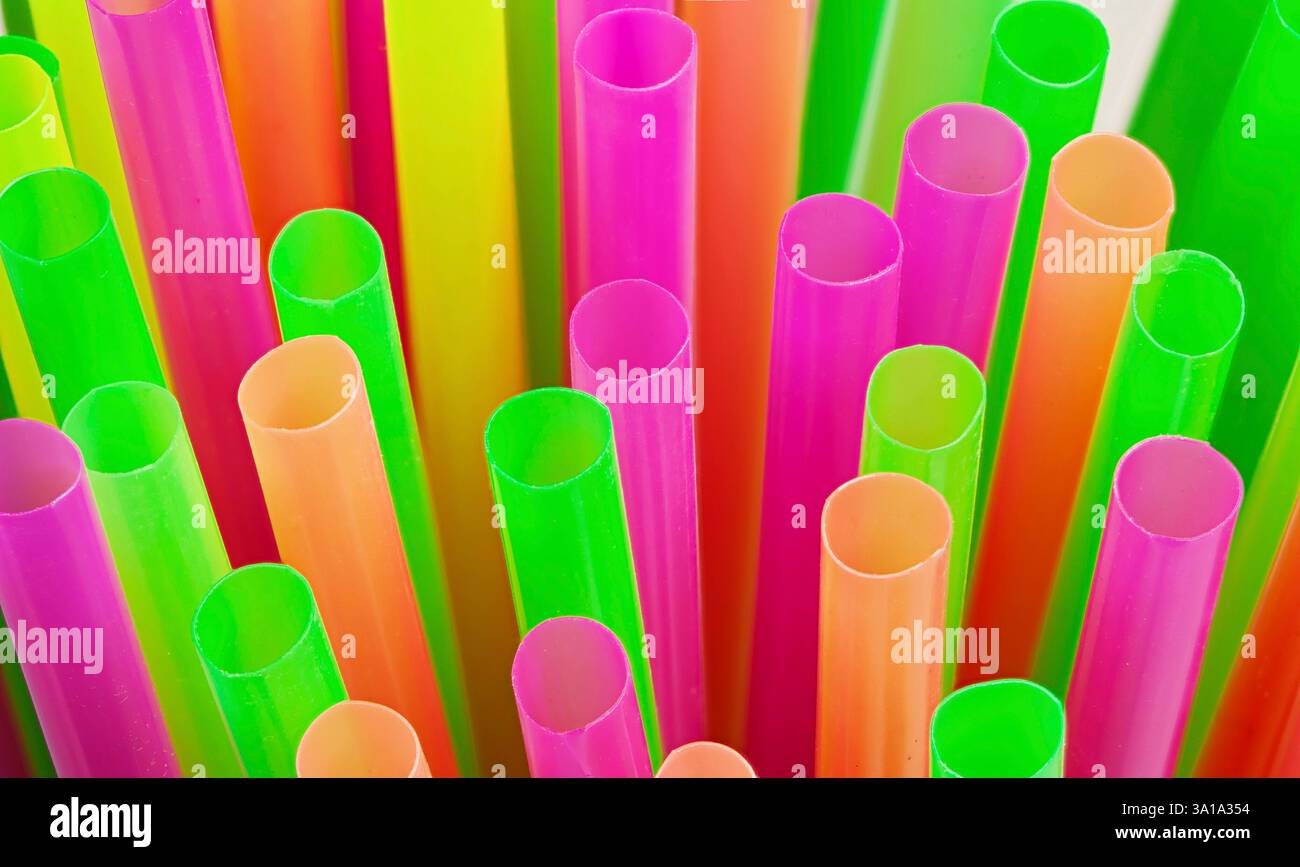 Plastic drinking straws, Single use plastic straw Stock Photo - Alamy