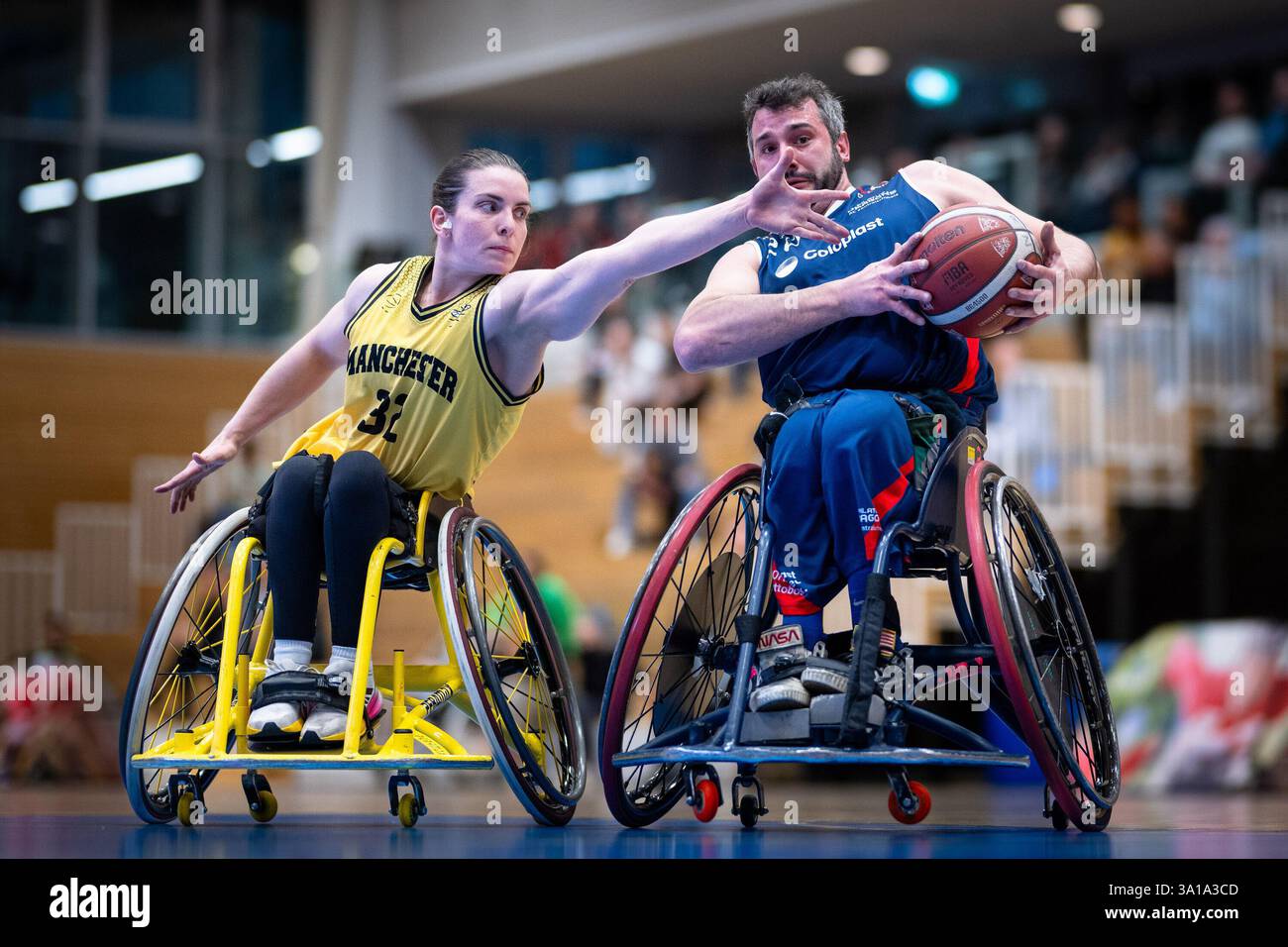 Laurie Williams (Manchester Revolution #32) und Jared Arambula (Pilatus ...