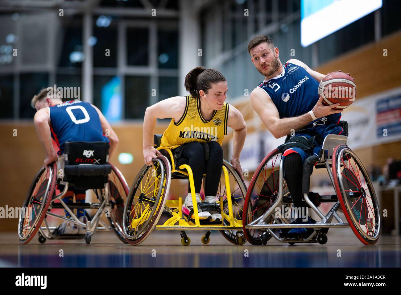 Laurie Williams (Manchester Revolution #32) und Janic Binda (Pilatus Dragons RCZS #5) am IWBF ...