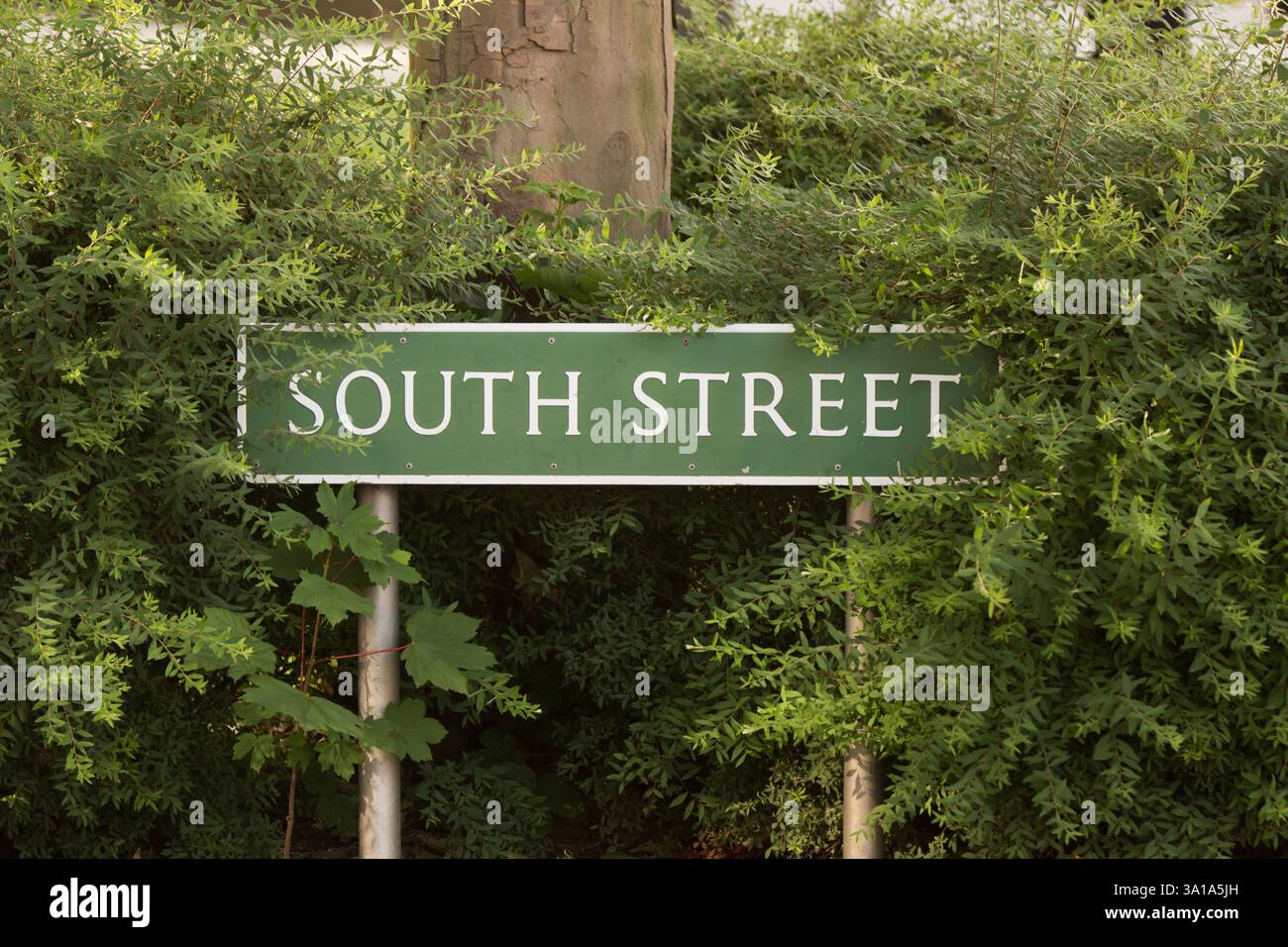 Bromley road sign hi-res stock photography and images - Alamy
