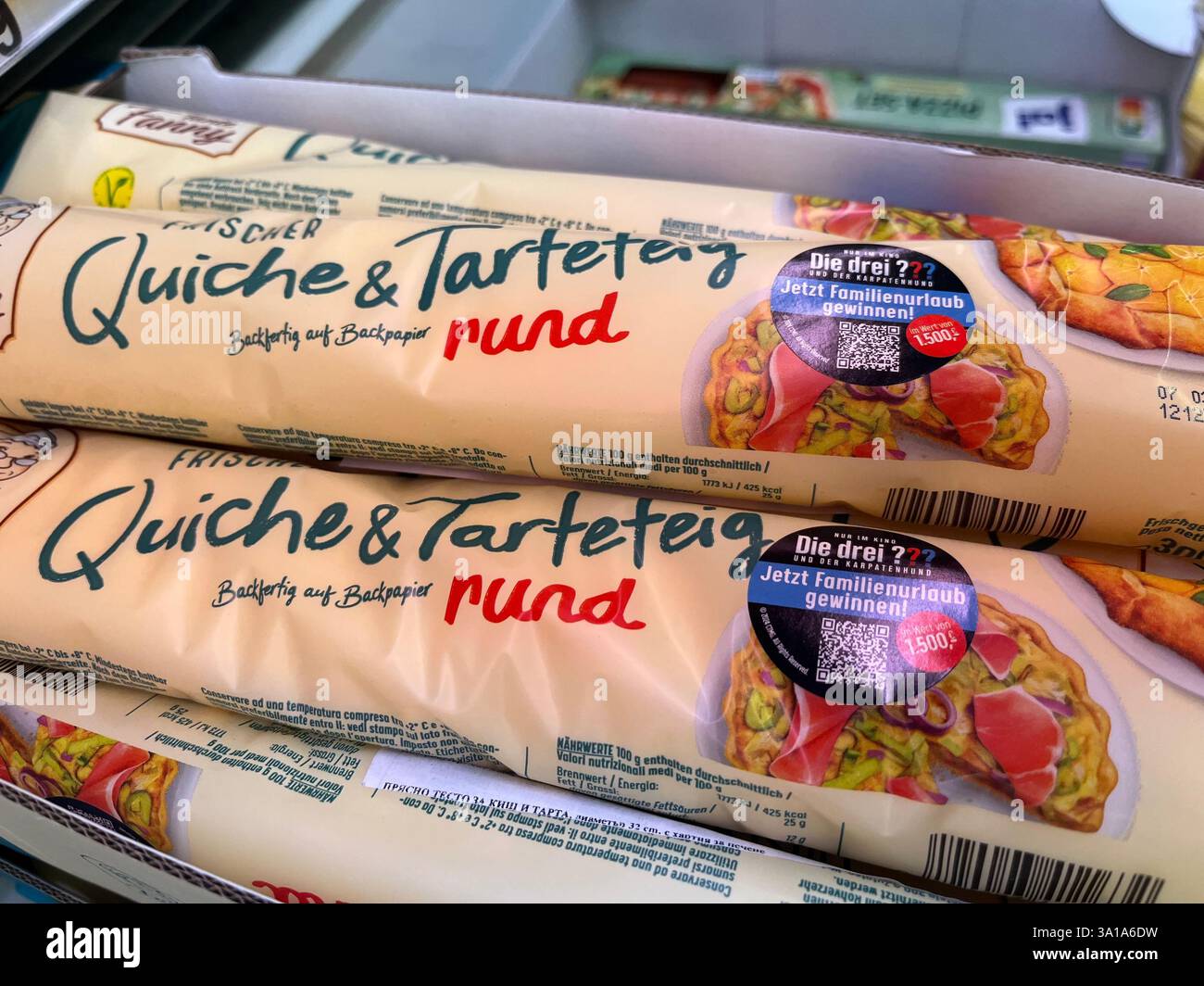 quiche, cooled quiche pastry, shopping, consumerism, supermarket fridge ...