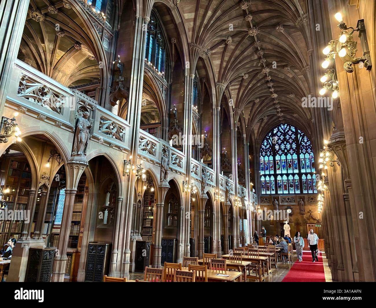 The stunning interior of the Neo-gothic style 'John Rylands Research ...