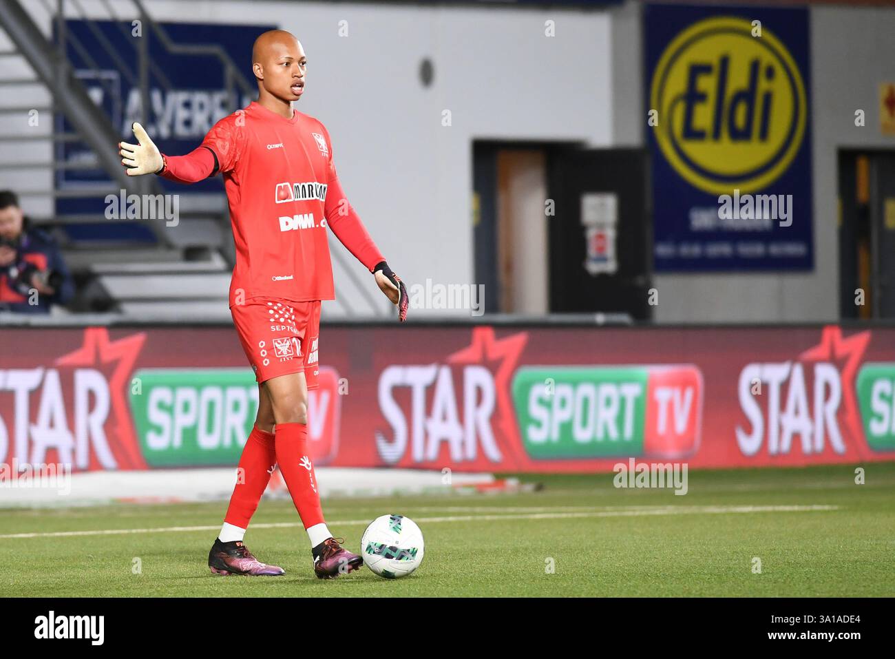 Sint Truiden, Belgium. 07th Mar, 2025. STVV's goalkeeper Leo Kokubo ...