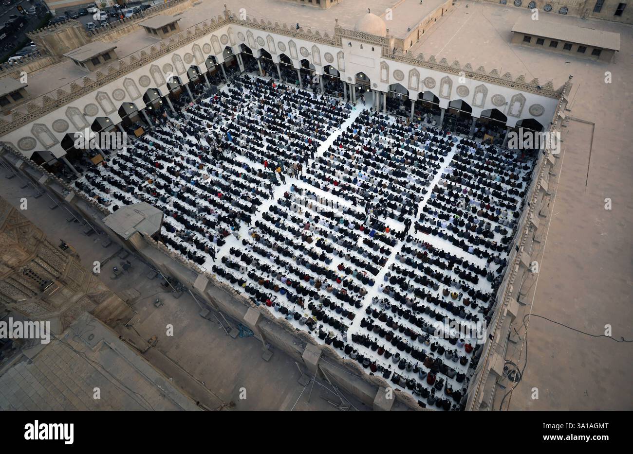 Ramadan in Egypt Muslims break their fast during the holy month of ...