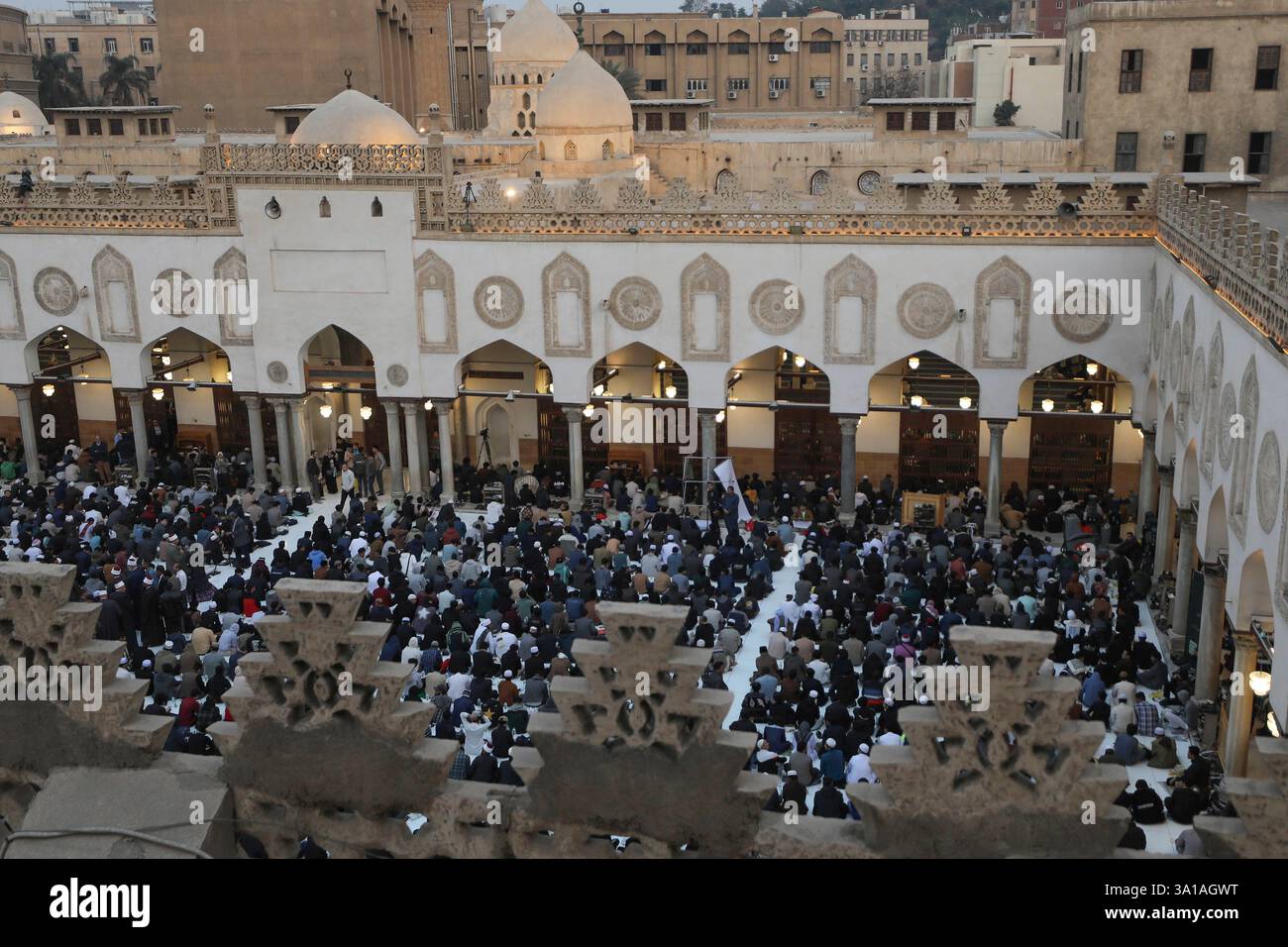 Ramadan in Egypt Muslims break their fast during the holy month of ...