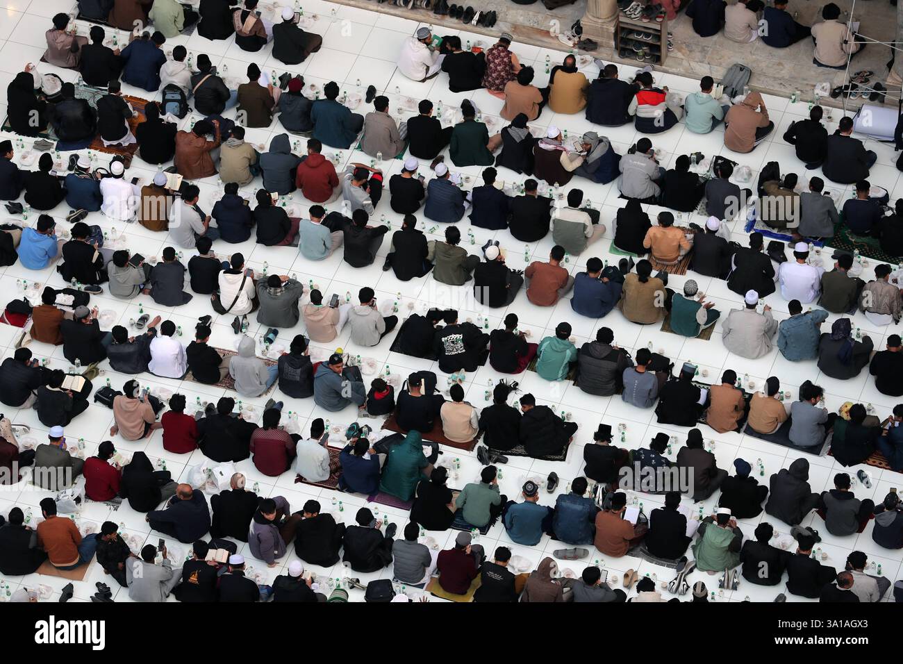 Ramadan in Egypt Muslims break their fast during the holy month of ...