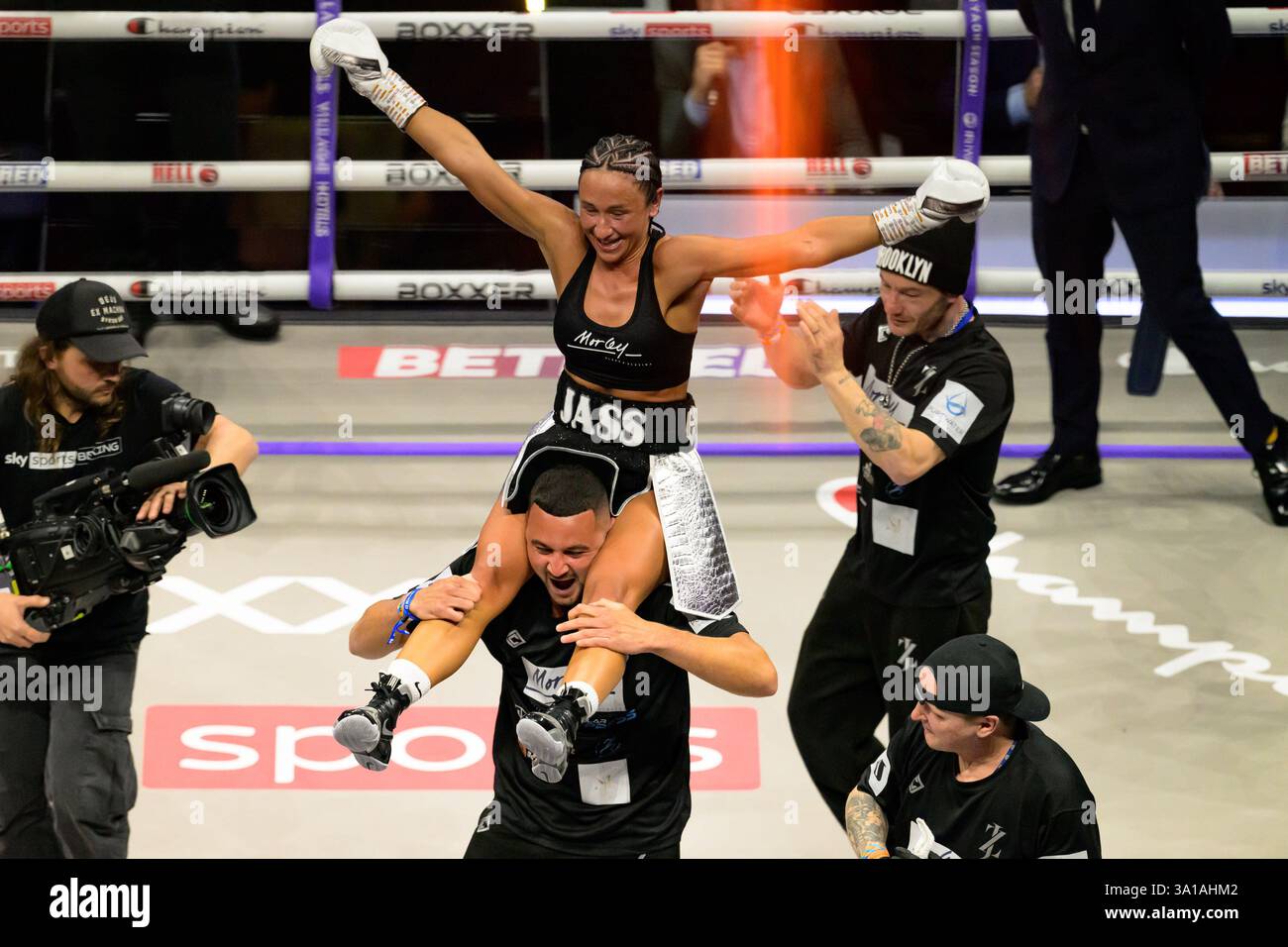 Royal Albert Hall, London March 07 2025 Jasmina Zapotoczna celebrating with her team after ...