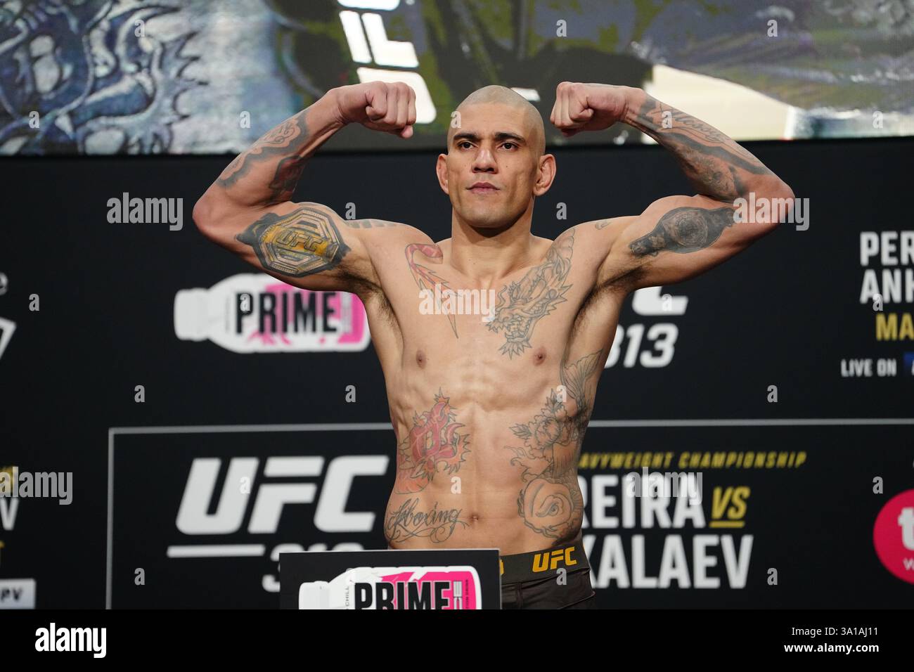 LAS VEGAS, NV - MARCH 7:Alex Pereira steps on the scale for the ...