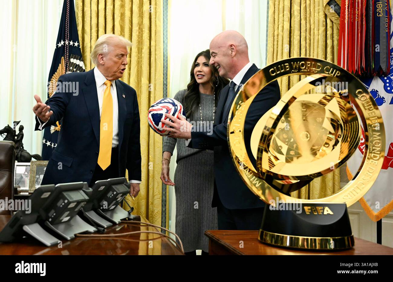 President Donald Trump, from left, Homeland Security Secretary Kristi ...
