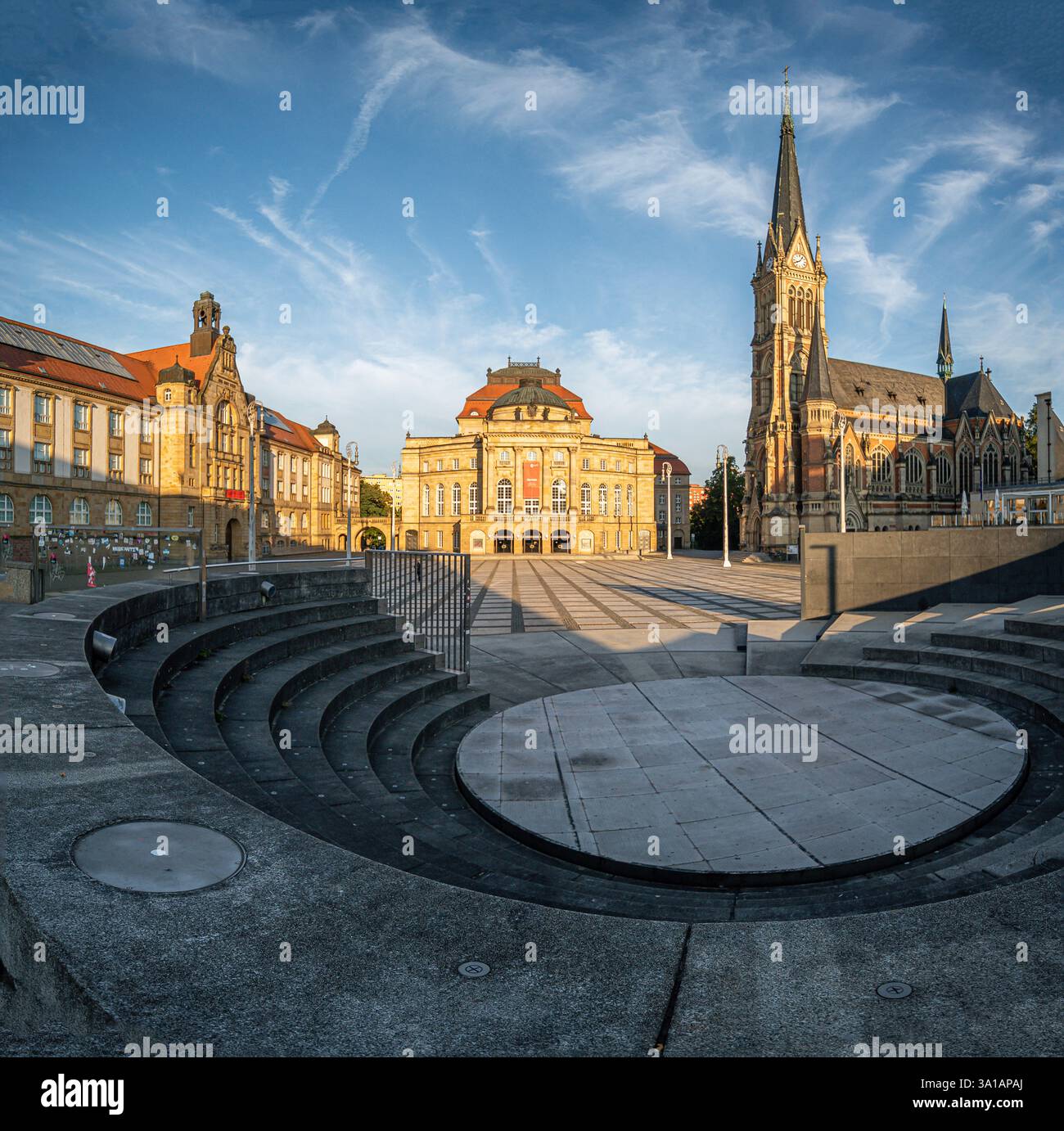 Theaterplatz with opera, Petrikirche and König-Albert Museum in ...