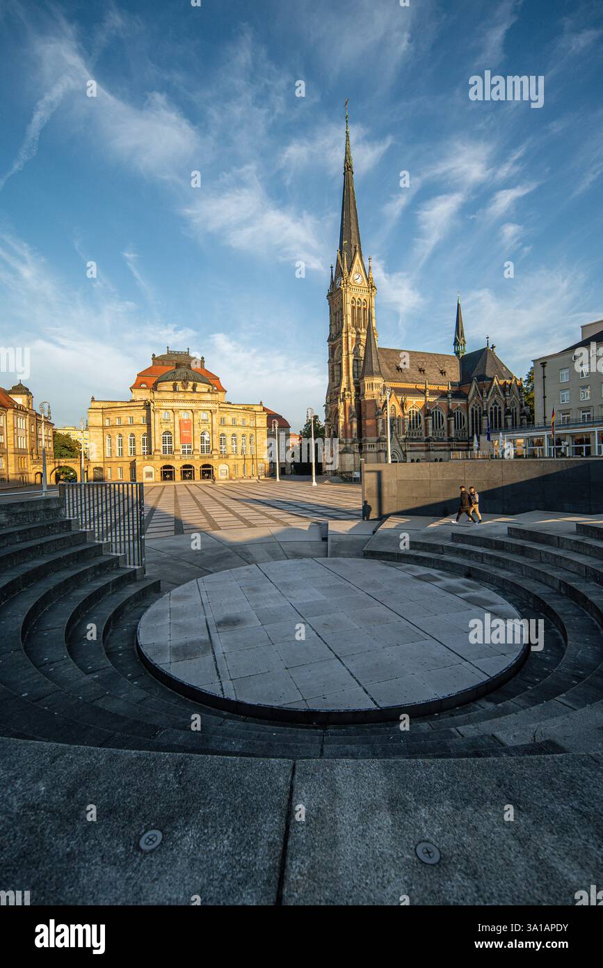 Theaterplatz with opera, Petrikirche and König-Albert Museum in ...