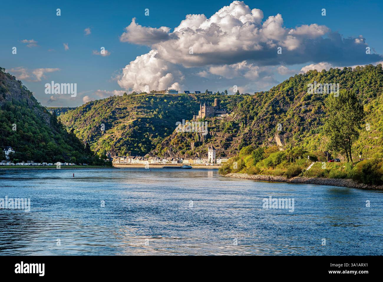 St. Goarshausen on the Middle Rhine with Katz Castle and Patersberg ...