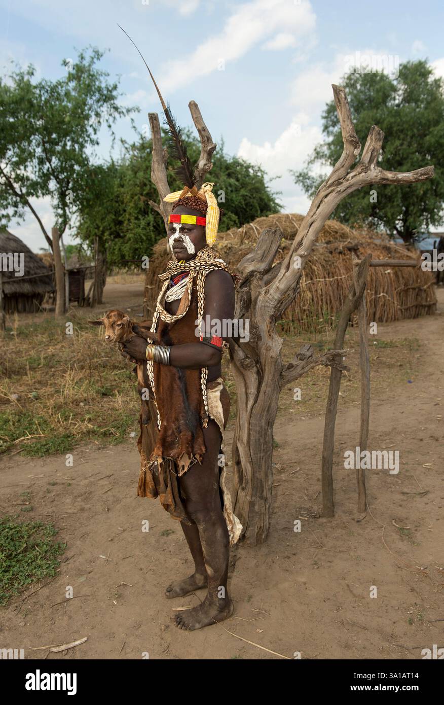 African traditional accessories hi-res stock photography and images - Alamy