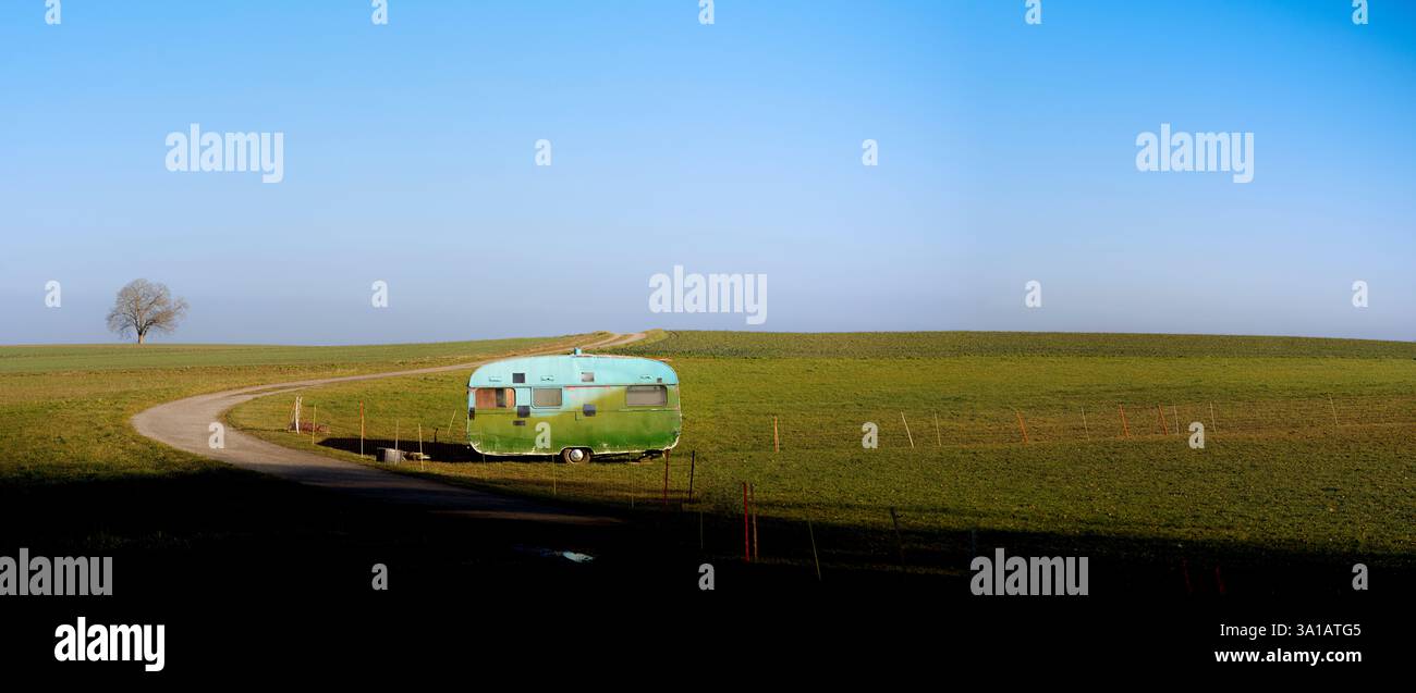 Parked caravan in a lonely landscape hi-res stock photography and ...