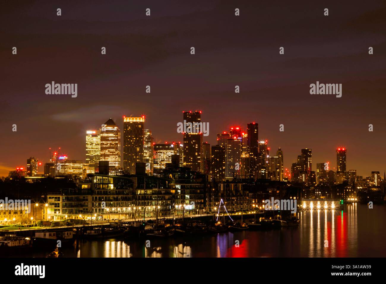 England, London, Docklands, River Thames and Canary Wharf Skyline at ...