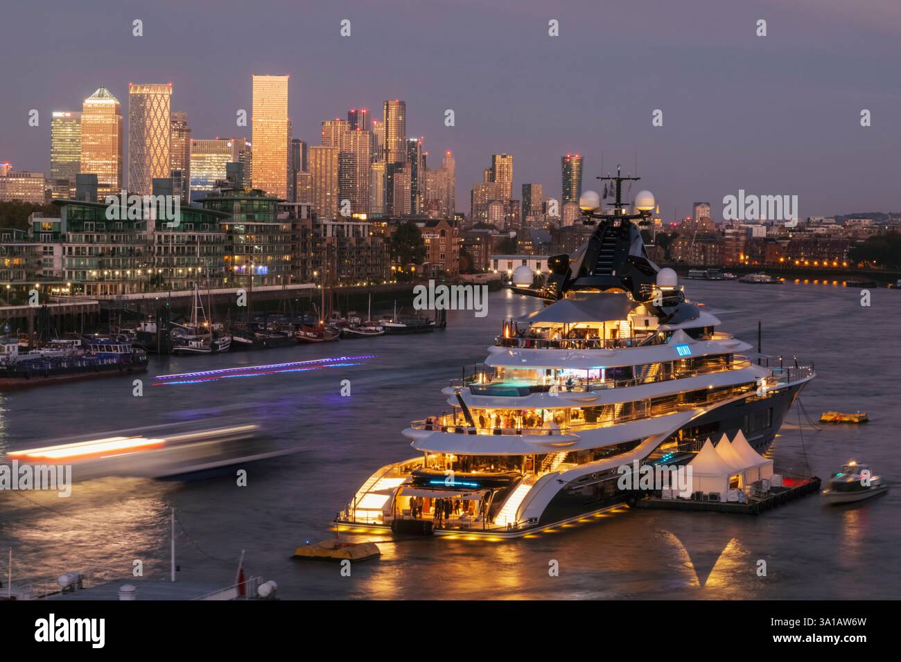 England, London, Docklands, River Thames with Luxury Yacht Kismet and ...