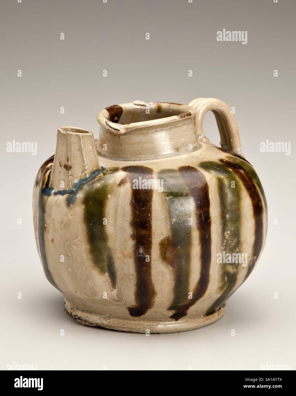 Gourd shaped jug hi-res stock photography and images - Alamy