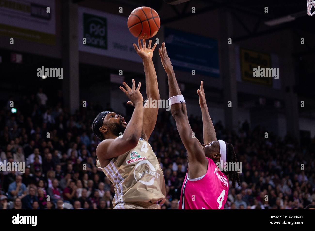 Bonn, Deutschland. 07th Mar, 2025. Lloyd Pandi (SC RASTA Vechta #41 ...