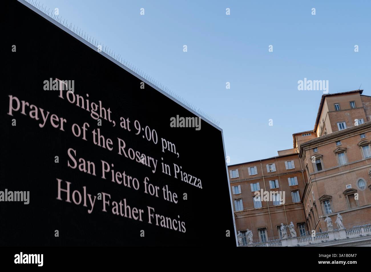 Pope francis rome hi-res stock photography and images - Alamy