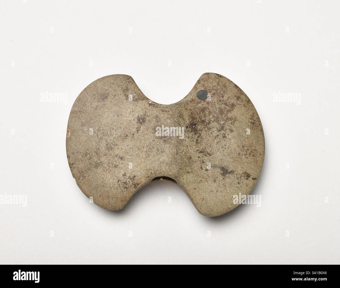 Double-bitten bannerstone, 3000-1000 BCE Stock Photo - Alamy