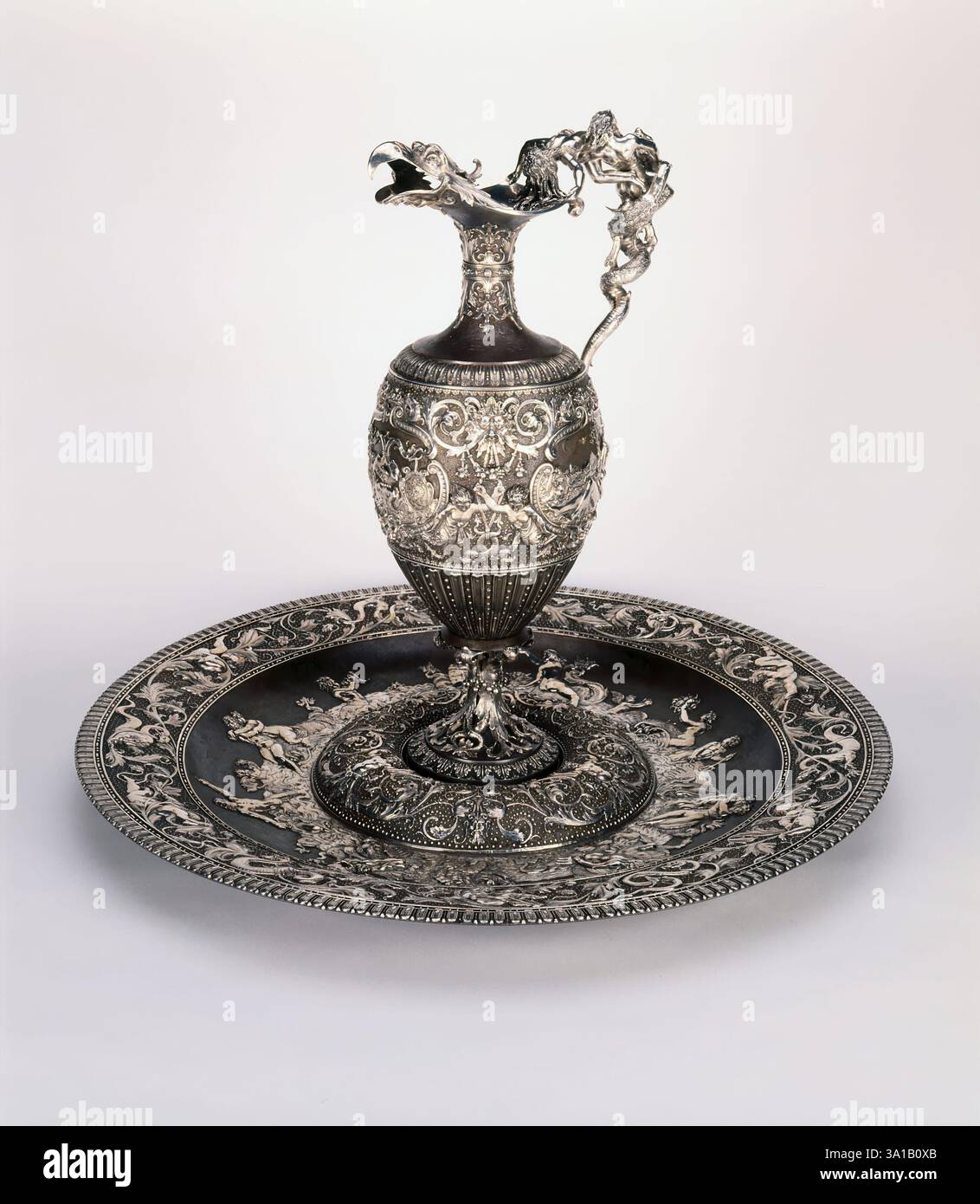 Ewer golden hi-res stock photography and images - Alamy