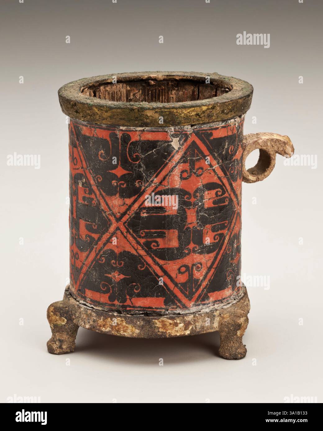 Lacquer cup with handle, 300-200 B.C.E Stock Photo - Alamy