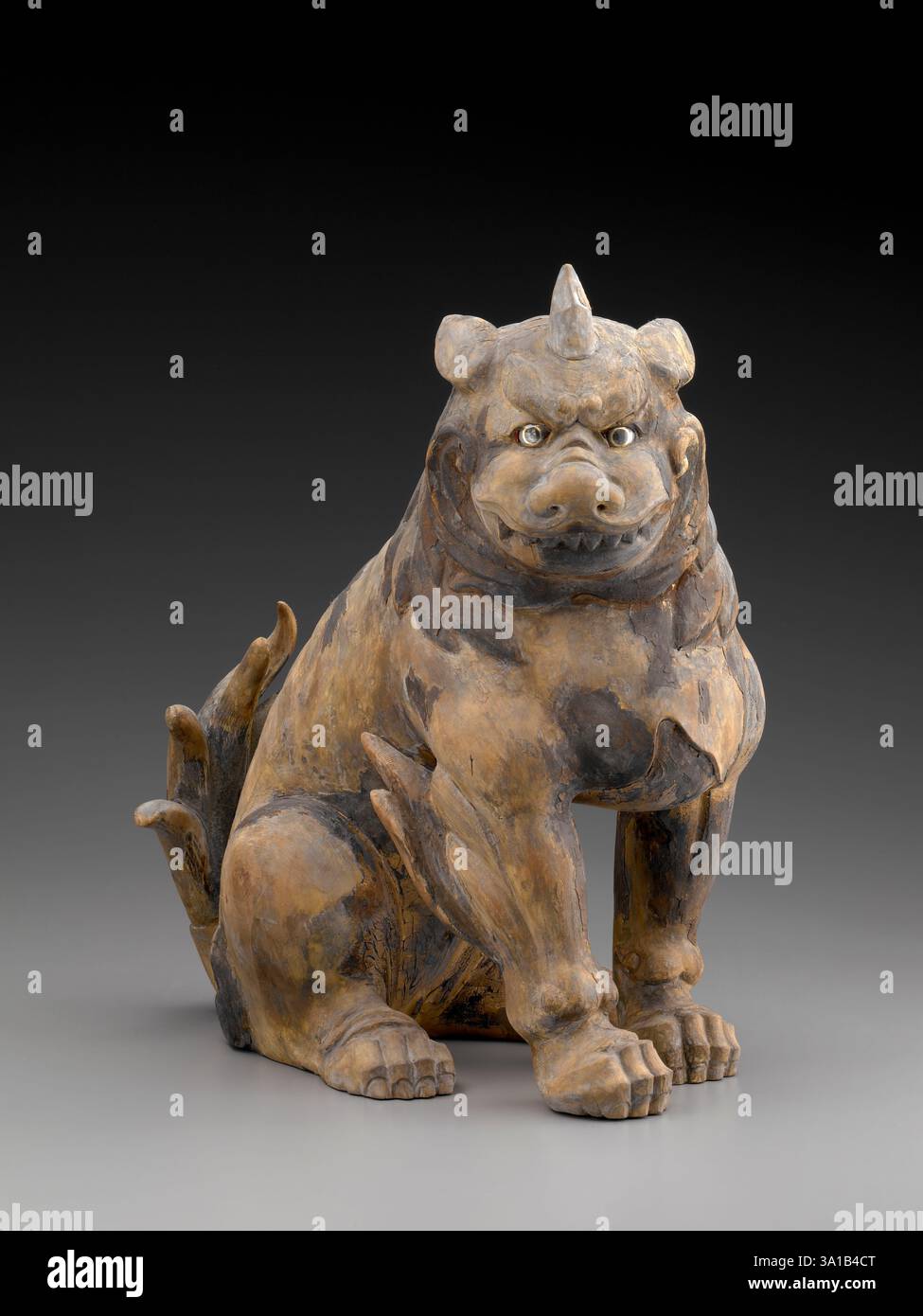 Komainu statues hi-res stock photography and images - Alamy