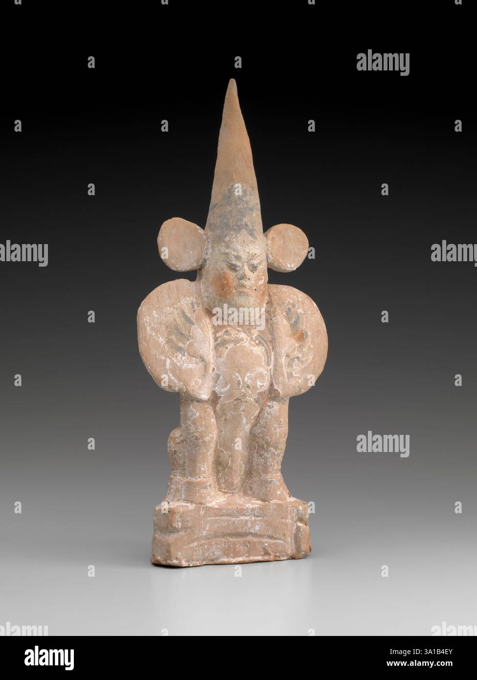 Tang dynasty tomb guardian hi-res stock photography and images - Alamy